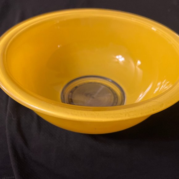 Pyrex | Kitchen | Vintage Pyrex 323 Lemon Yellow Bowl | Poshmark